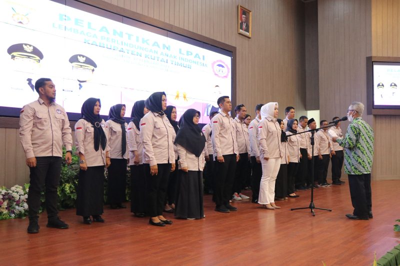 Asti Mazar di Lantik Jadi Ketua LPAI Kutim Periode 2023-2027 - G-Smart.ID