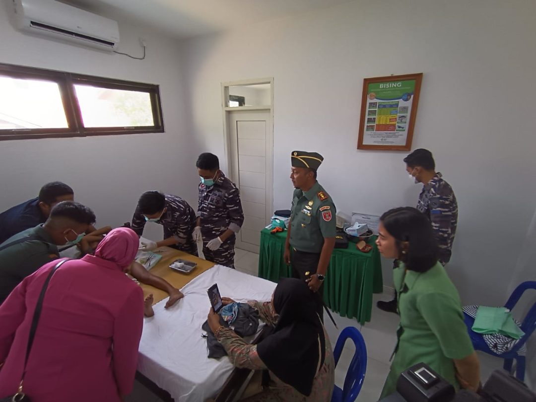 Sambut HUT TNI Ke 78 Kodim 0909/KTM Gelar Bhakti Sosial Khitanan Massal, Donor Darah dan Cek ...