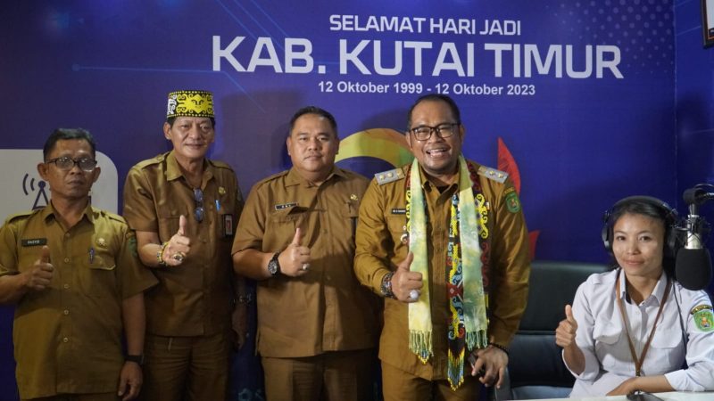 Wabup Kasmidi Minta PD Sampaikan Informasi Program di Podcast Kominfo ... Wabup Kasmidi Minta PD Sampaikan Informasi Program di Podcast Kominfo ...