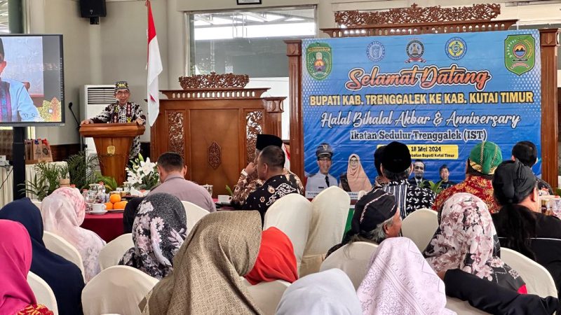 Bupati Ardiansyah Perkenalkan Geografis Kutim Kepada Bupati Trenggalek ... Bupati Ardiansyah Perkenalkan Geografis Kutim Kepada Bupati Trenggalek ...
